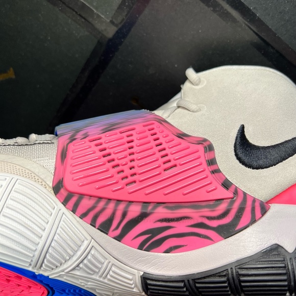 Nike | Shoes | Nike Kyrie Irving 6 Vast Grey Pink Mens 7 18 Bq463003 ...